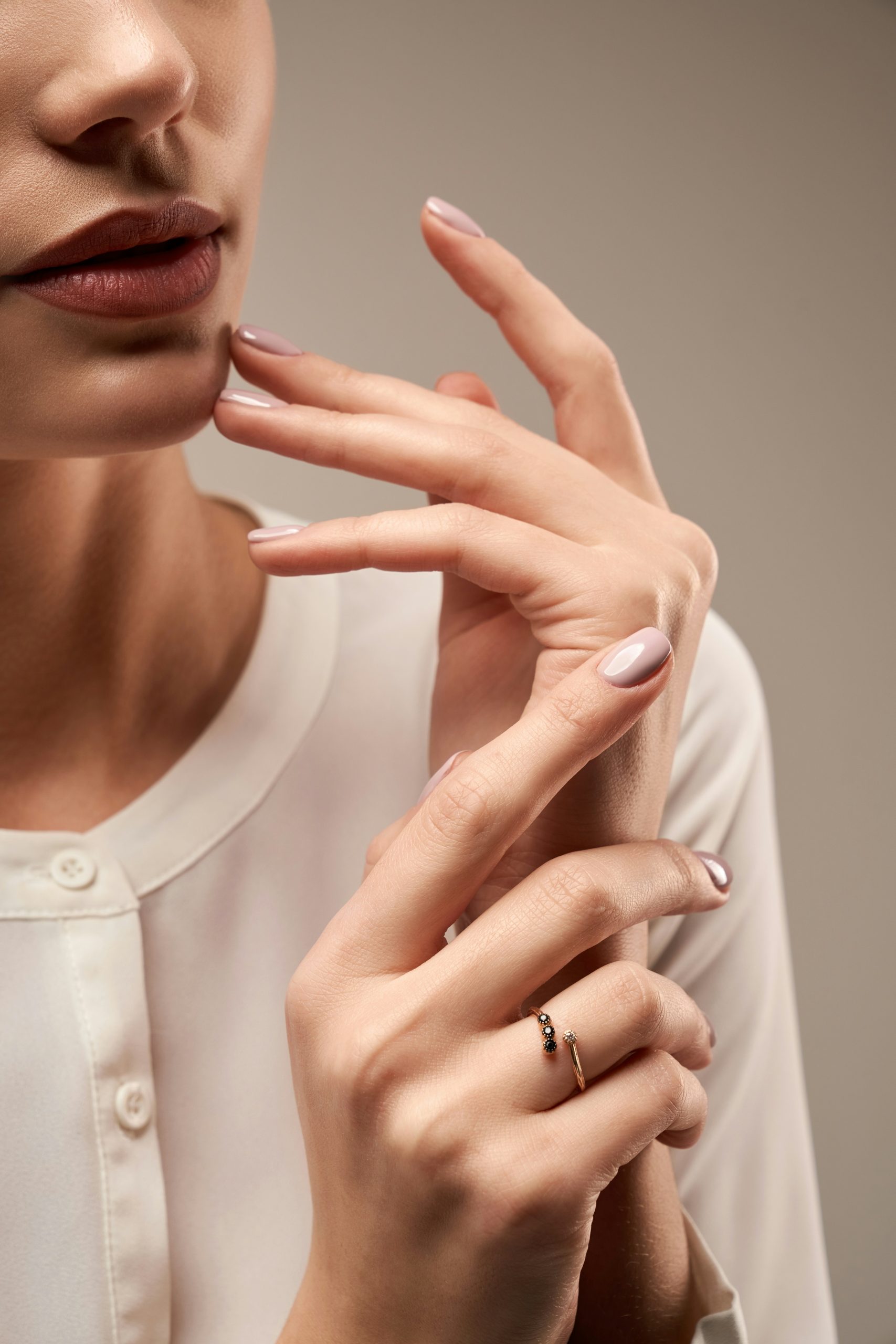 6 diseños de uñas beige para renovar tu estilo en 2024 - Nails Venezuela